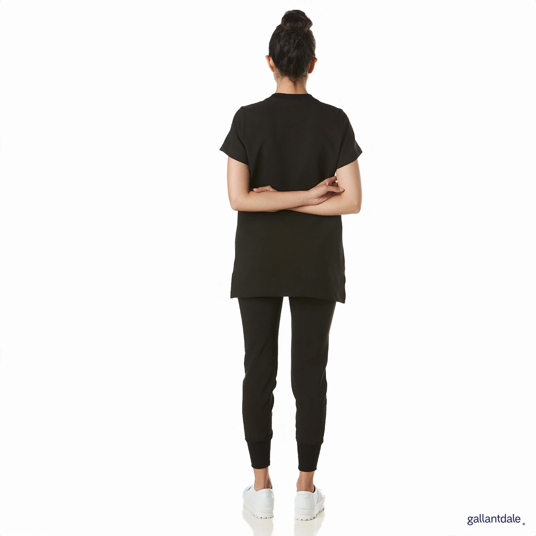 Pijama Quirúrgica de Mujer Badtz-Maru® modelo Akita – Gallantdale Uniformes